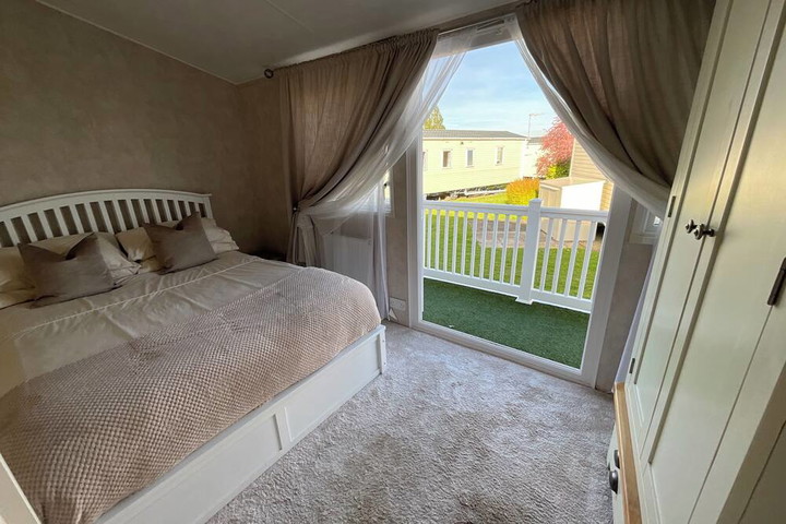Seaview Caravan 2 Bedroom Sleeps 6 -Wifi -Smart Tv - Mersea Island