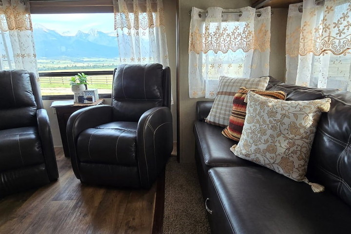 Delightful 1-bedroom Recreational Vehicle With Ac In Saint Ignatius - Montana