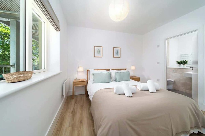 Tree Top - 1-bed Sea View Apartment With Balcony At Tors Park - Lynton