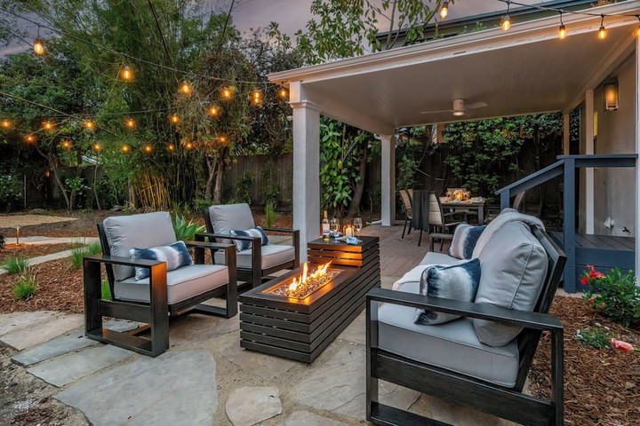 Bright Beachside Bungalow | Walk To Beach, Yard W/ Firepit & Relaxing Ambiance - Santa Barbara, CA