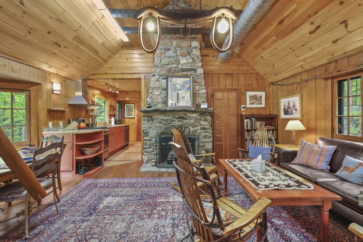 Timpani Corners | Private Pond Ac - Lenox, MA