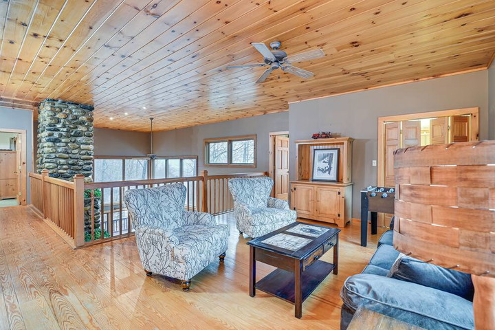 Secluded Woodland Retreat | Sleeps Large Groups - Gloversville, NY