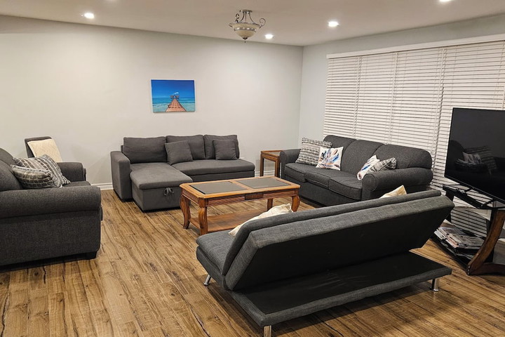 Lovely & Cozy Private Vacation Home/cottage 3 Min. Walk To Beach 2 - Wasaga Beach