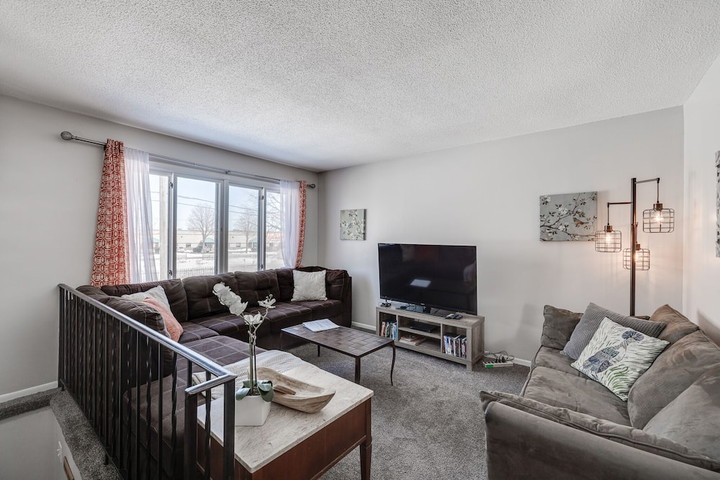 Big Group Stay In Midway  12 Beds  Near Allianz & Fairgrounds - Saint Paul, MN