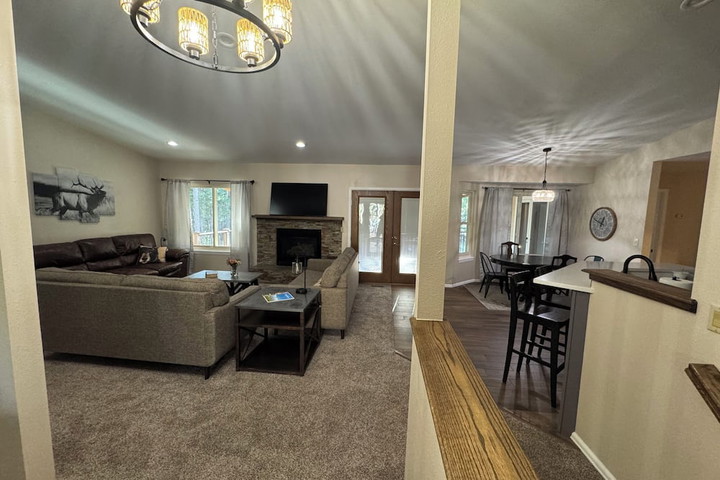 Black Forest 7-bedroom House Sleeps 20 & Designed For Families! - Black Forest, CO