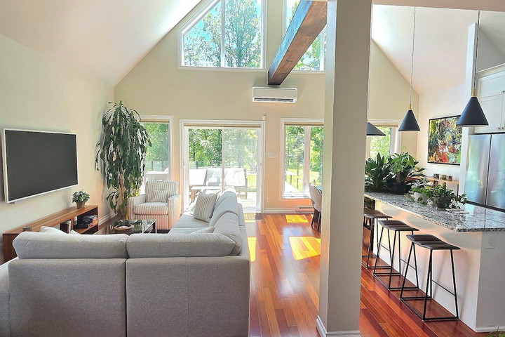 Welcome To White Oaks, A Luxury Retreat Nestled Quietly On The Quyon River. - 