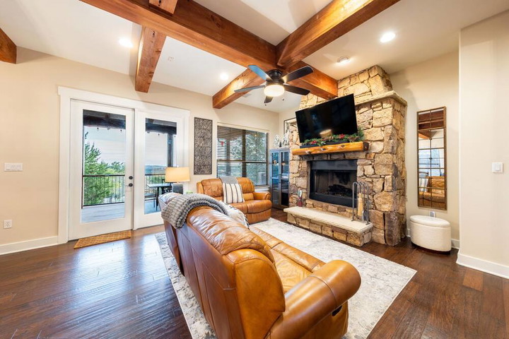 Stunning Sunset View Cabin On Northshore Lake Travis - Lake Travis, TX