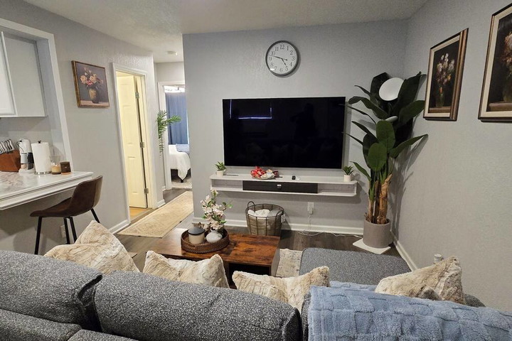 Ultra Clean 2bt W/2 Kings Near Mci And T-mobile Center - Parkville, MO