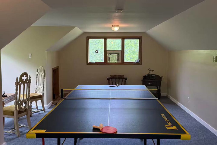 Mountain Villa- Pool,game Room, Hot-tub, Firepit - Phoenicia, NY