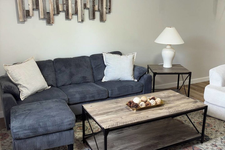 Cozy, Contemporary Apartment Outside Of The Fort Wayne City Center - Fort Wayne, IN