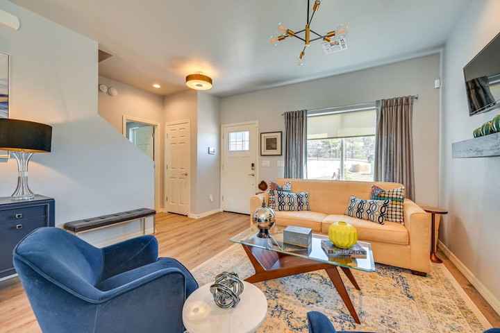 Modern Flagstaff Vacation Rental W/ 2 Living Areas - Flagstaff, AZ