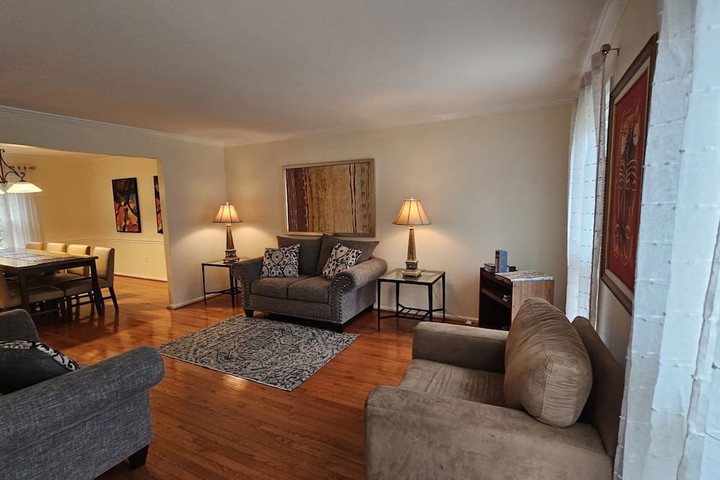 Spacious And Family Friendly 6-bedrooms House In Delightful Silver Spring. - Columbia, MD