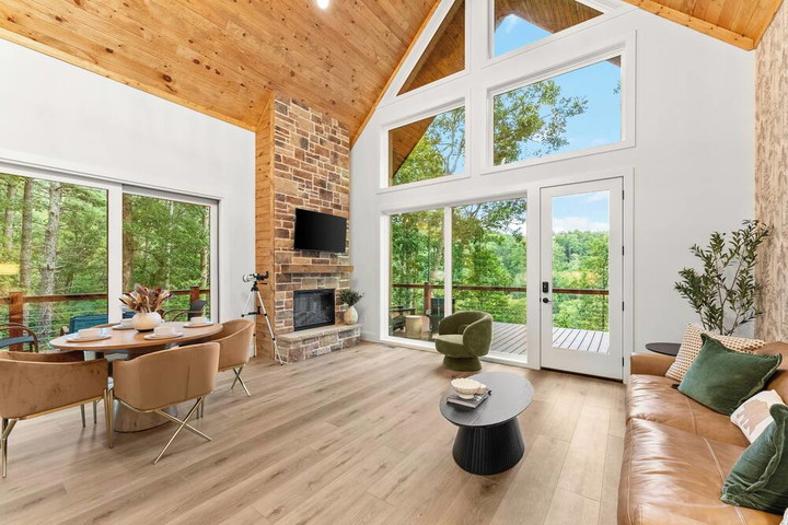 Chestatee Cabin | 37 Acres | Hot Tub | 2 Kings | Pickleball | Mountain Views | <30 Minutes To Helen | Book Multiple Cabins For Larger Groups - Dahlonega, GA