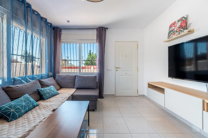 Appartement 'Las Calas Deluxe B' Avec Piscine Partagée, Terrasse Privée Et Wi-fi - Torrevieja