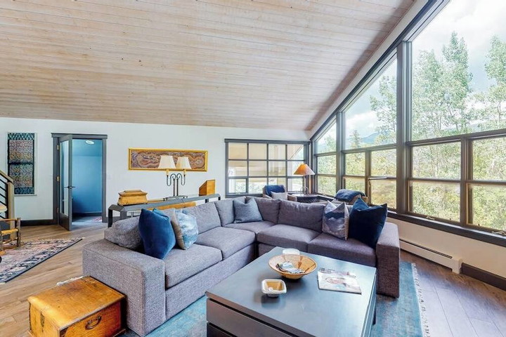 Mountain-view Home With Private Hot Tub, Solarium & Fireplace - Steps To Shuttle - 韋爾