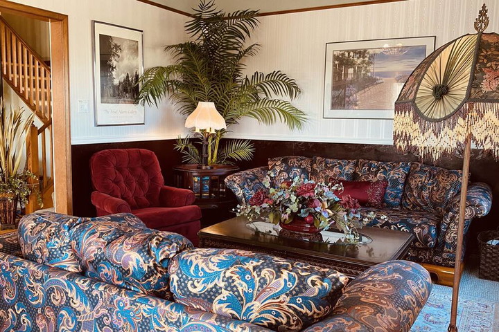 Perfect Getaway! Water & Mountain Views! Near Olympic National Park! Hot Tub! - Port Angeles, Washington