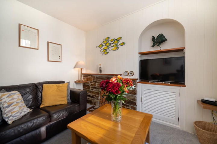Tranquil Fisherman's Cottage A Minute From The Beach With Free Reserved Parking - Looe