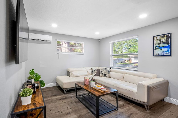 Free Heated Pool, 5br Sleeps 10 | South Tampa, 15 Min To Airport - Tampa, FL