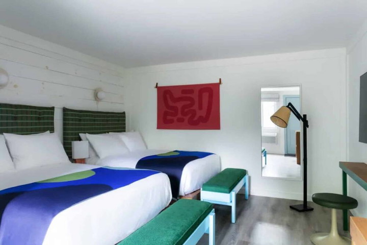 Comfortable Modern Room Perfect For Adventurous Trips! Outdoor Pool! - Stowe, VT