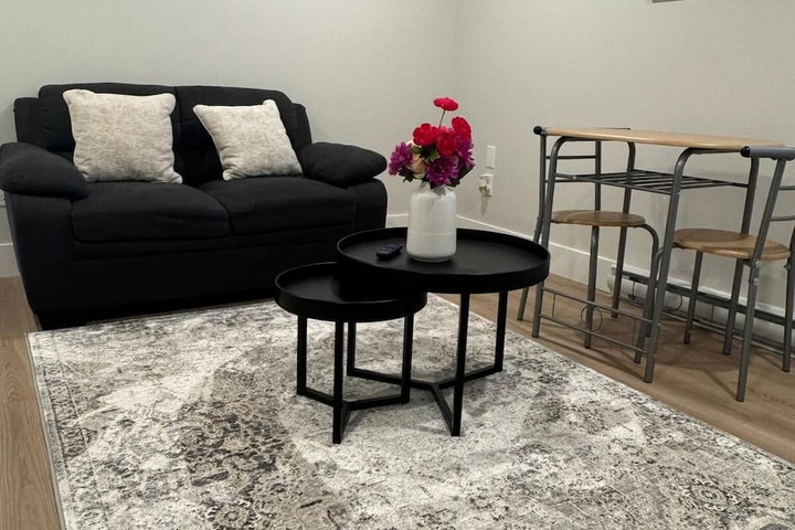 Comfy Apartment Is Perfect For Couples. It Is Close To Magnetic Hill & Casino. - Moncton