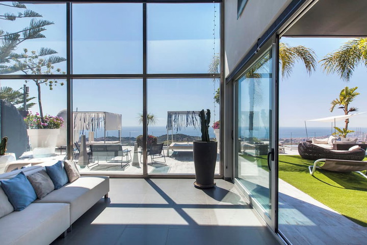 Blue Villa Barcelona - Badalona