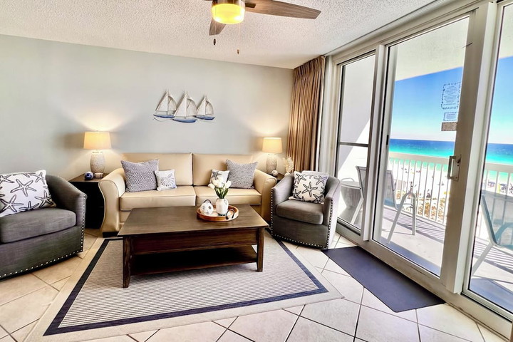 Wake Up To The Beach, Luxury Condo 3pools, Freewifi & Parking, Tiki Bar. Bk Us - Destin, FL