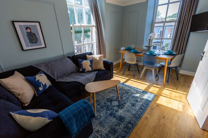 Moriarty 2 Bed Apartment - Abergavenny