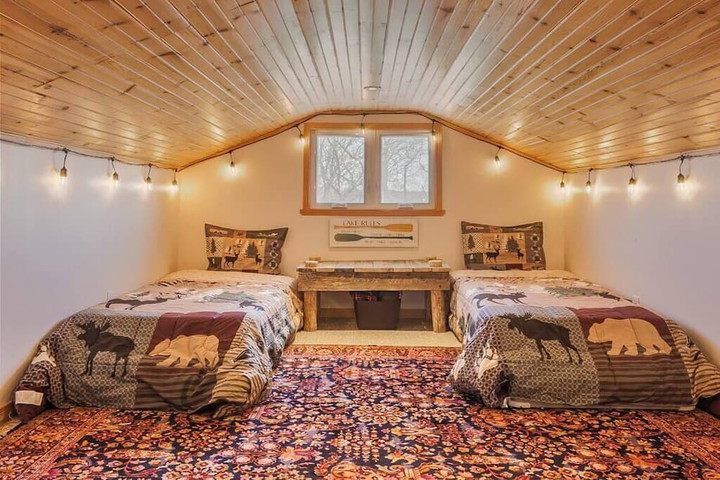 Hay Bay Waterfront Retreat - Sunshine's Cottage - Napanee