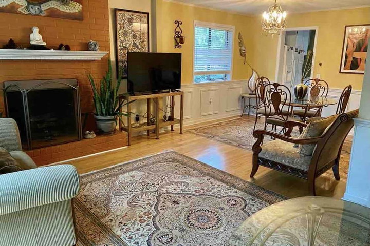 Old Village Area Townhouse Garden Retreat - Charleston, SC