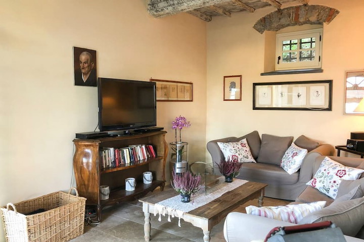 Villa Melinda - Four Bedroom Villa, Sleeps 8 - La Spezia