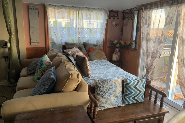 "Hook, Line,& Sinker"- At The Edge Of Erie; 7 Days Stay Plus 1 Chartering Free - Kingsville