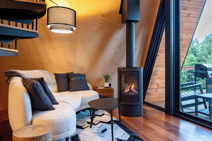 Designer A-frame Treehouse With Hot Tub On River - Stowe, VT