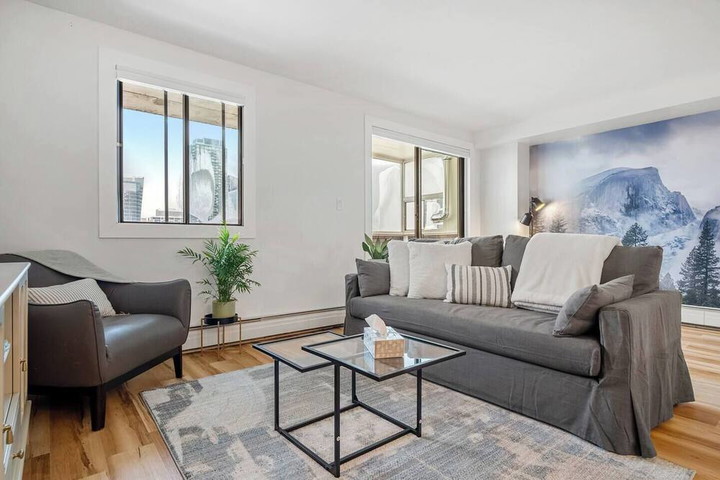 Peaceful Dt Condo | Saddledome | Heatedparking - Alberta