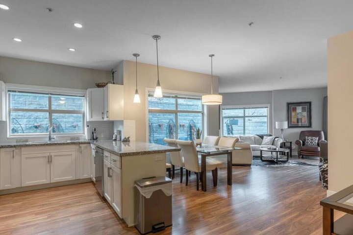 Fabulous Condo At Five Star Resort #209 - West Kelowna