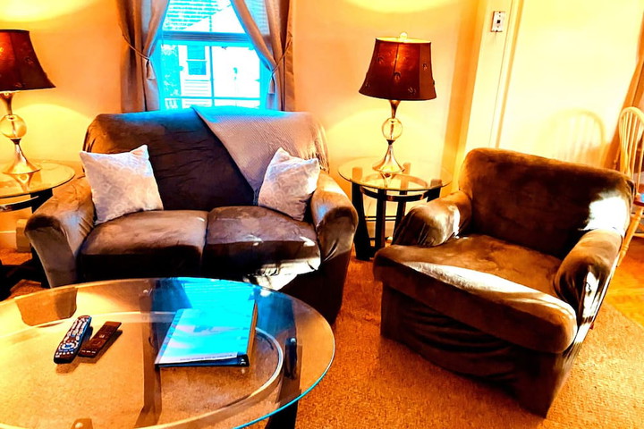 Portland 1-bedroom With Enclosed Porch & Parking - Portland, ME