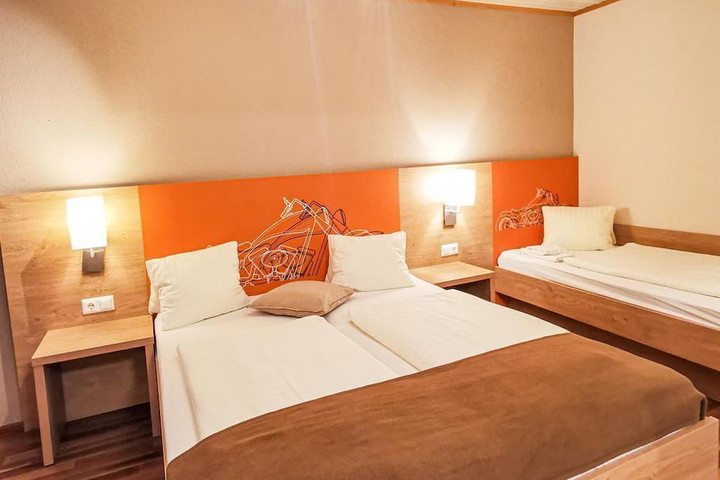 Dreibettzimmer Standard - Hotel Kuchlerwirt - Villach