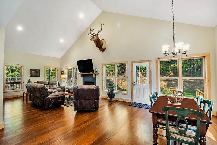 Secluded Retreat. Great For Families. Walk To Trout Lake. High Speed Internet. - Bolton Landing, NY