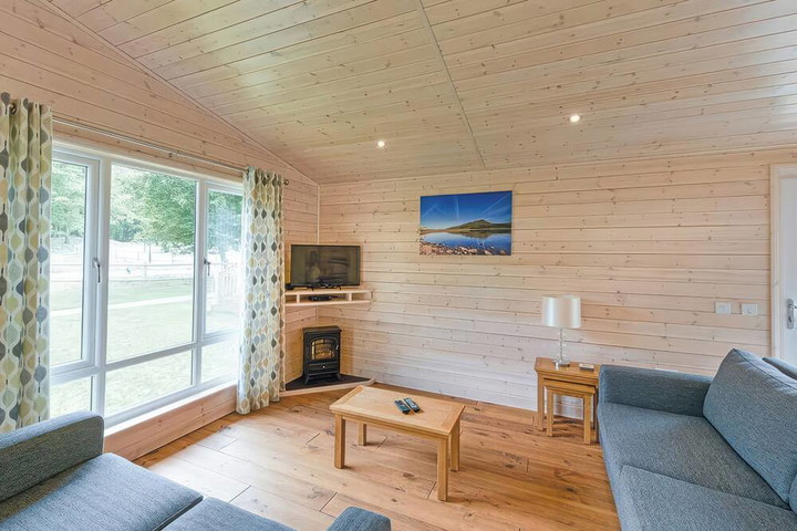 Dovestone Luxury Lodges (Sleeps 4) - Pets Welcome In Greenfield - Cheshire