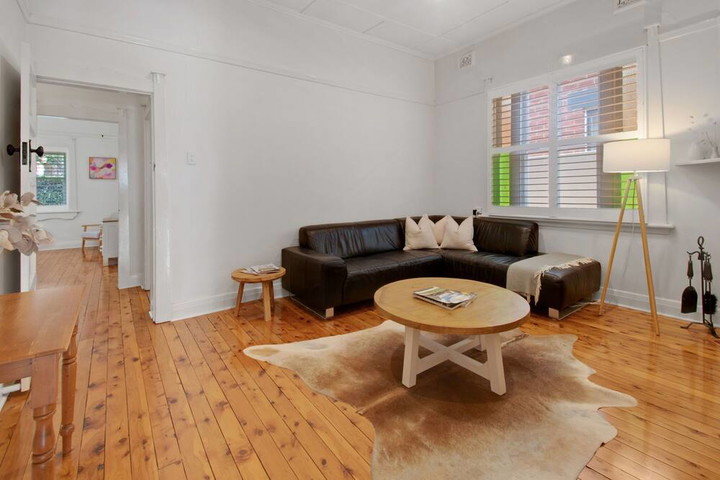 Peter Cottage. Fireplace & Deck. Wagga Wagga Cbd - Wagga Wagga