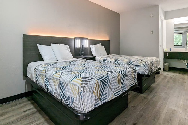 2 Full Beds | Newly Redesigned| Ns - Chelmsford, MA