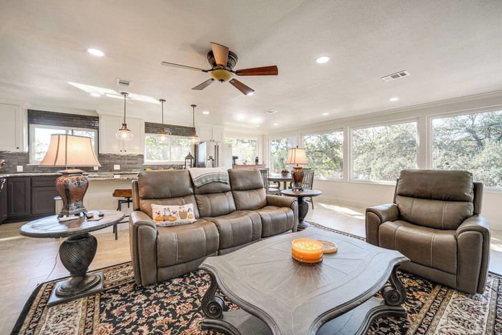 Panoramic Lake Views! Elegant Marble Falls Home - Horseshoe Bay, TX