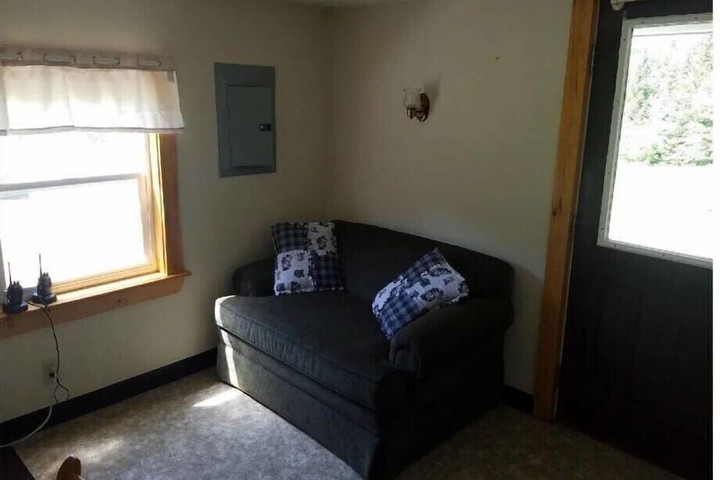 03) The Wolf Den Cabin - New Hampshire (State)