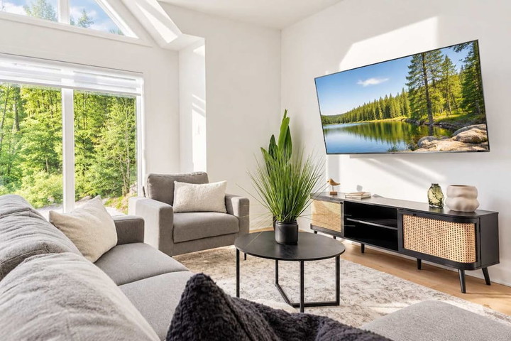 Chalet Mont-tremblant | Spa - River - Game Room - Mont-Tremblant