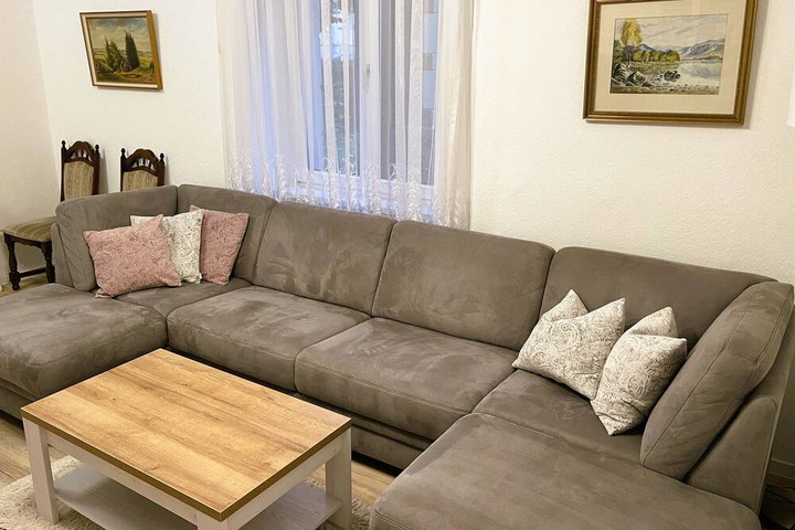 Large Stylishly Furnished Holiday Flat In A Quiet And Central Location - Weimar
