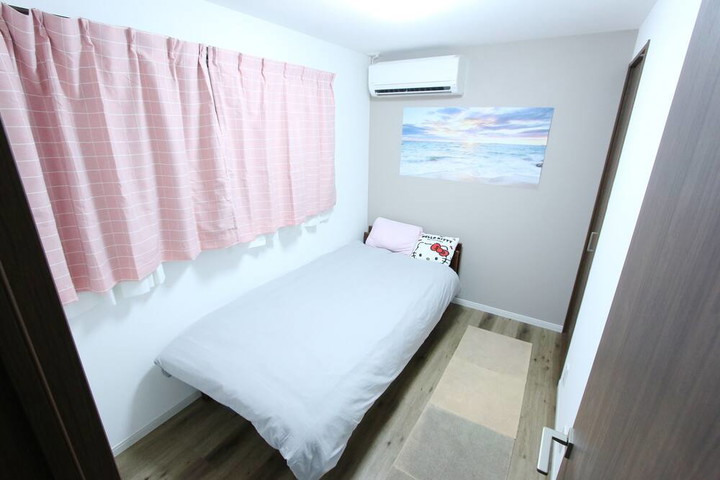 2 Minute Walk From Tenga-chaya! Dotonbori! Black Gate! Kyoto! Direct Connection To Kix! Long-term Stays Welcome! One House Rental! Air Conditioning! Floor Heating! Washing Machine! Dryer! Full Kitchen! Baby Products! - Japonia