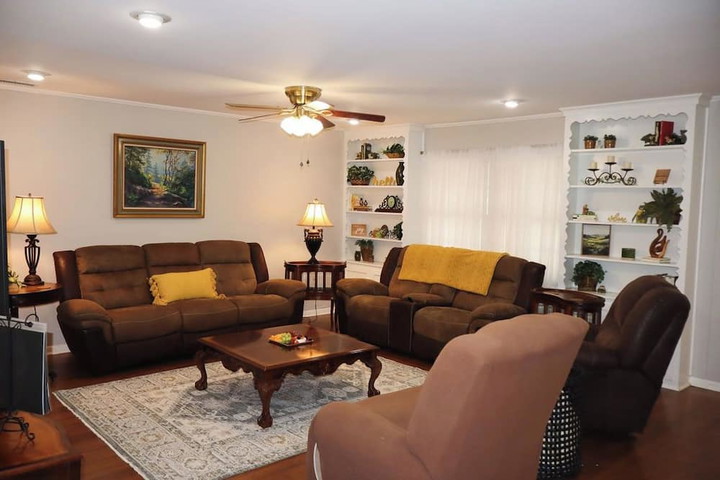 At Willow Way | Near Zoo, Expo Center & Acu - Abilene, TX