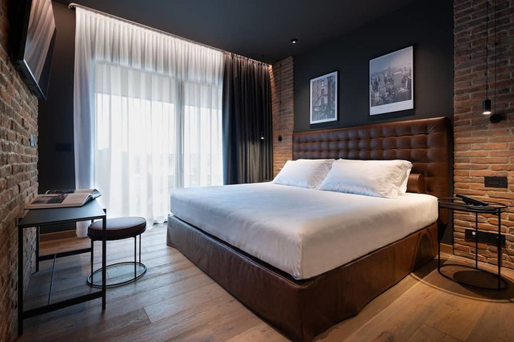 Suite De Style Industriel Avec Sauna Privé En Bois - Bibione