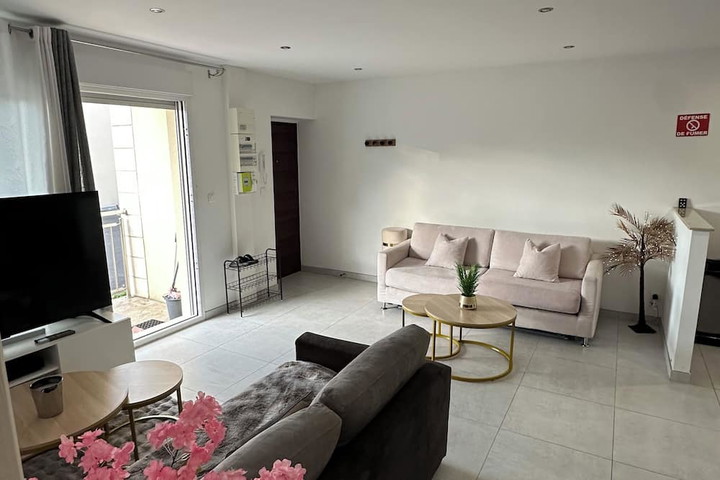 Near Giverny  Balcony  Parking  Air Conditioning - La Roche-Guyon