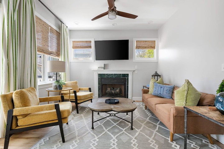Luxury 3br Suite W. Parking, Gym, Best Location! - Folly Beach, SC
