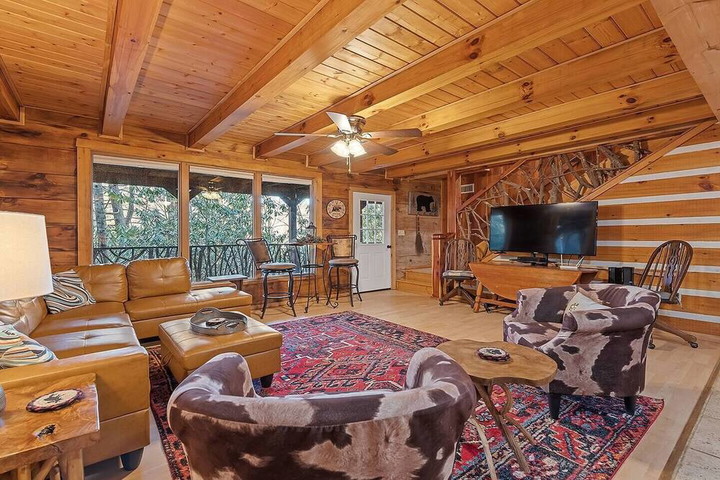 Creekside Manor-spectacular! Hot Tub, Pets Welcome - Maggie Valley, NC